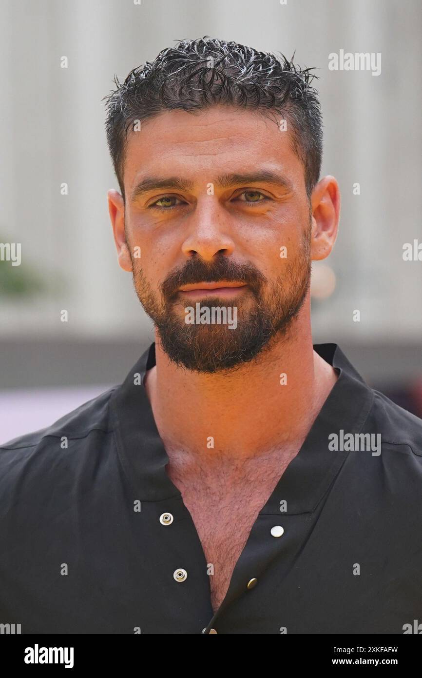 Deadpool wolverine everett hi-res stock photography and images - Alamy