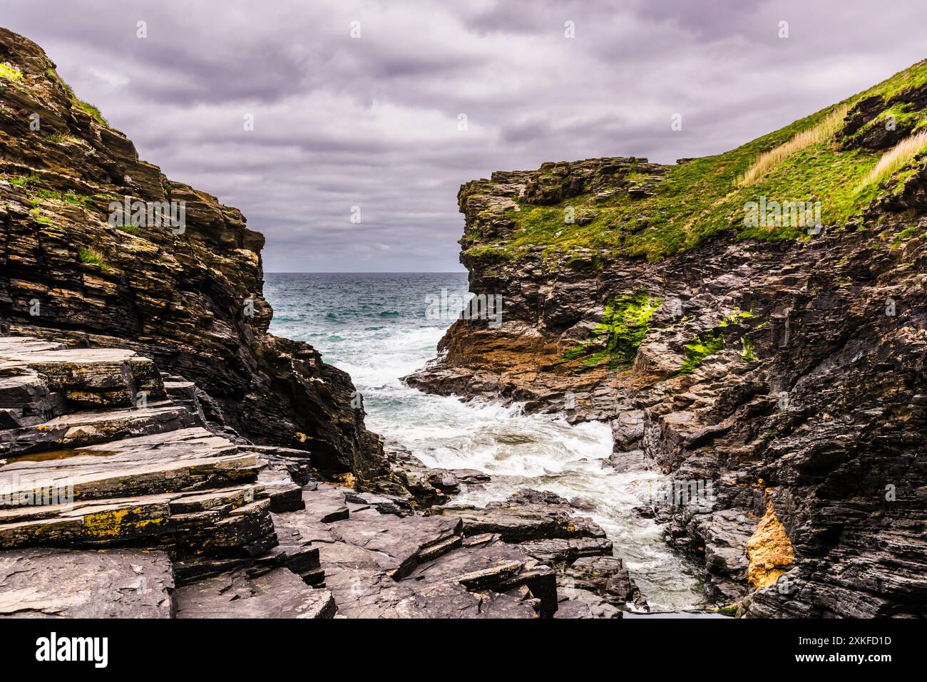 The end of Rocky Valley as it meets the Atlantic Ocean, Bossiney ...