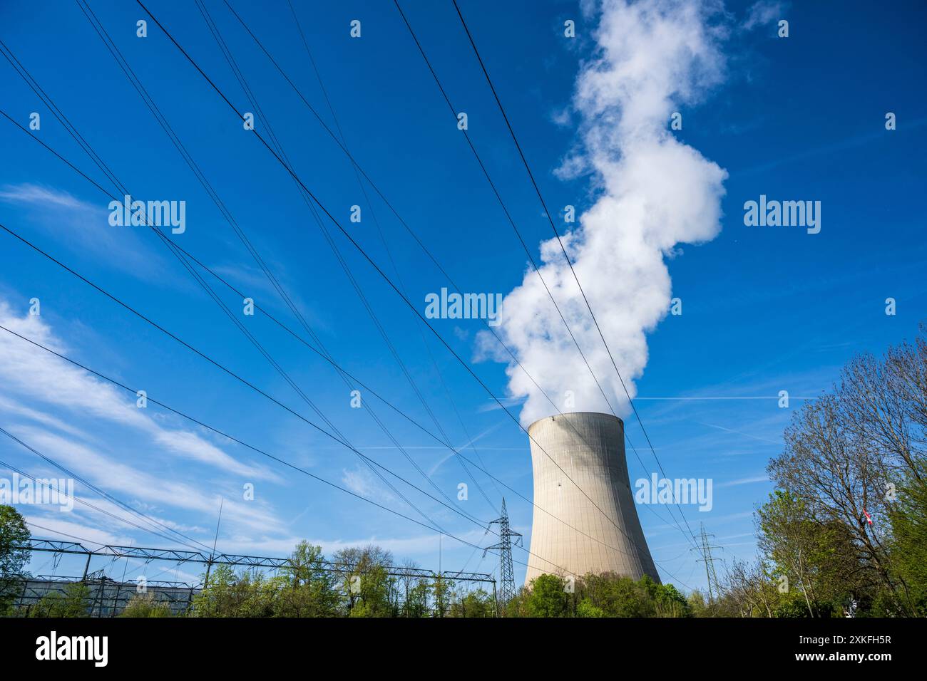 A cooling tower of the Goesgen / Gösgen nuclear power plant in ...
