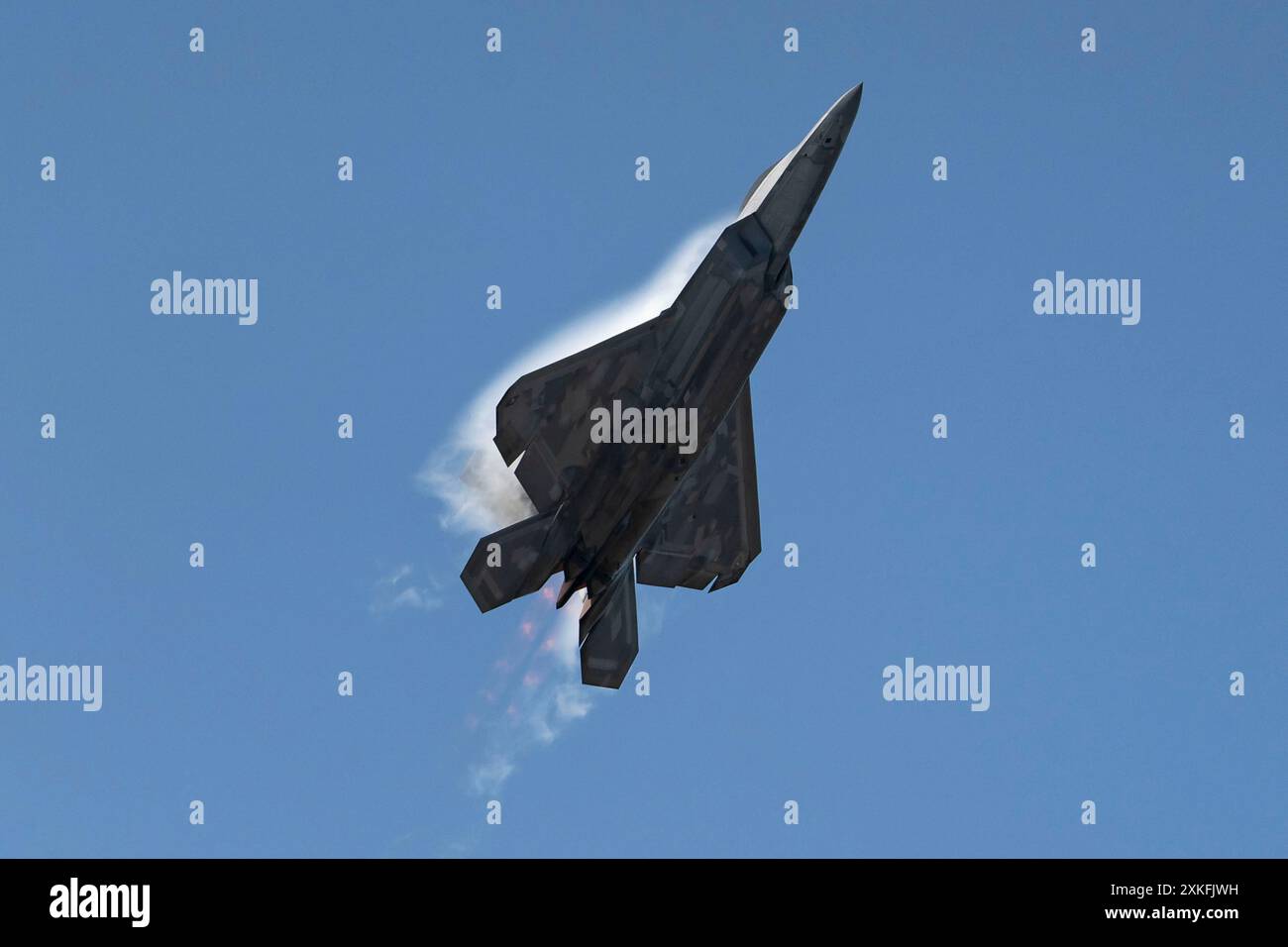 The U.S. Air Force F-22 Raptor Demonstration Team from Joint Base ...