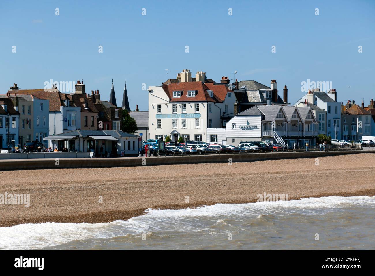 Deal pier kent cafe hi-res stock photography and images - Alamy