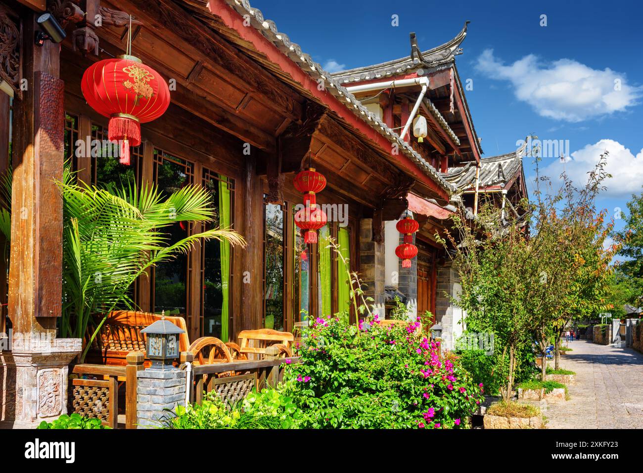Traditional chinese house hi-res stock photography and images - Alamy
