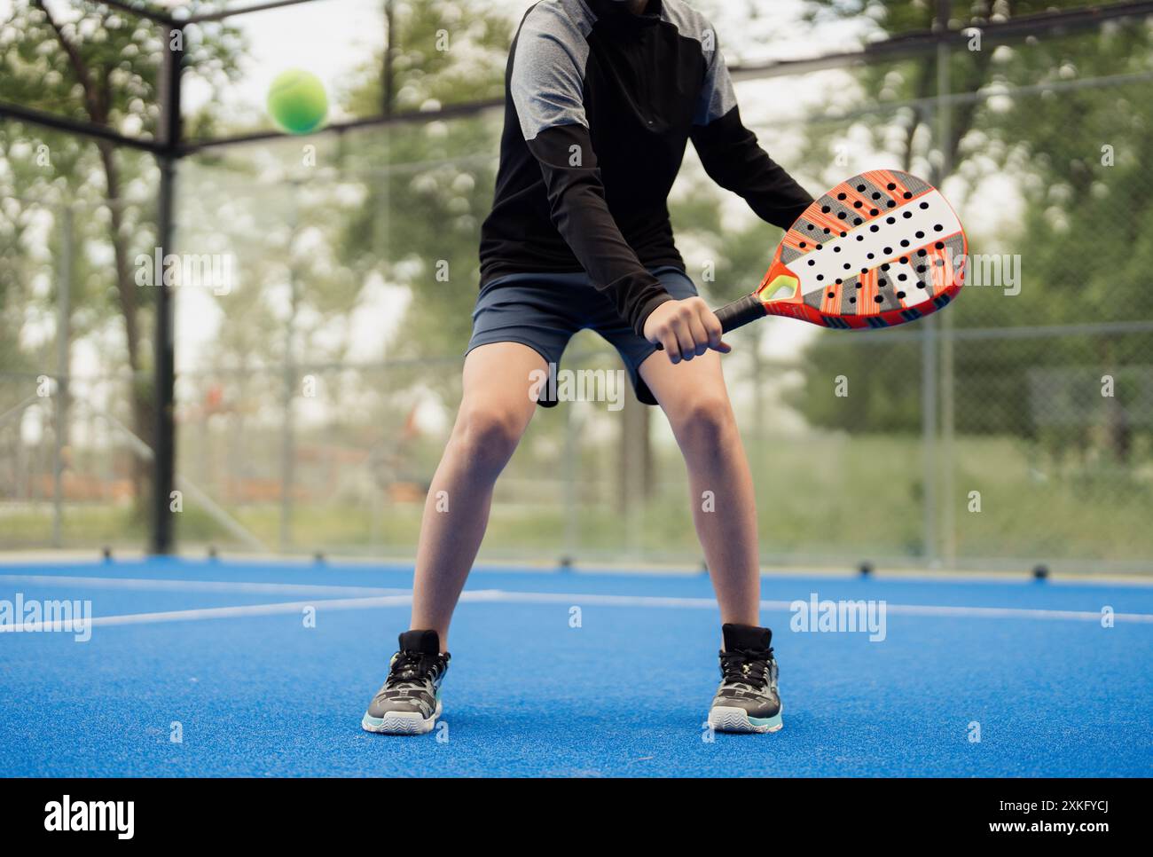 Professional playing padel tennis hi-res stock photography and images ...