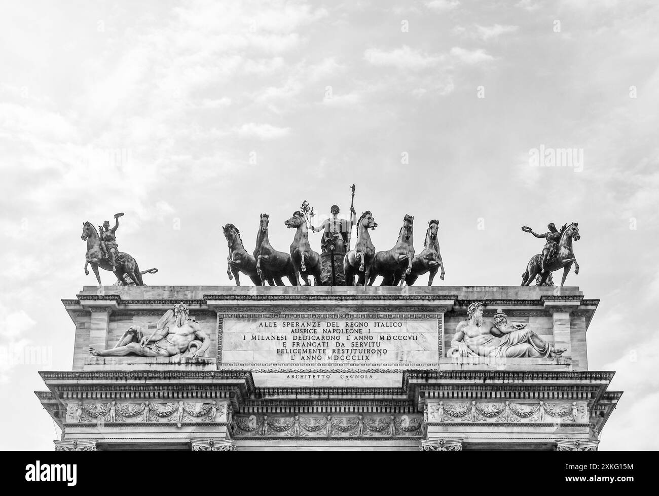 B&W. Top of the Arch of Peace with the Peace Sestiga, a group of bronze ...