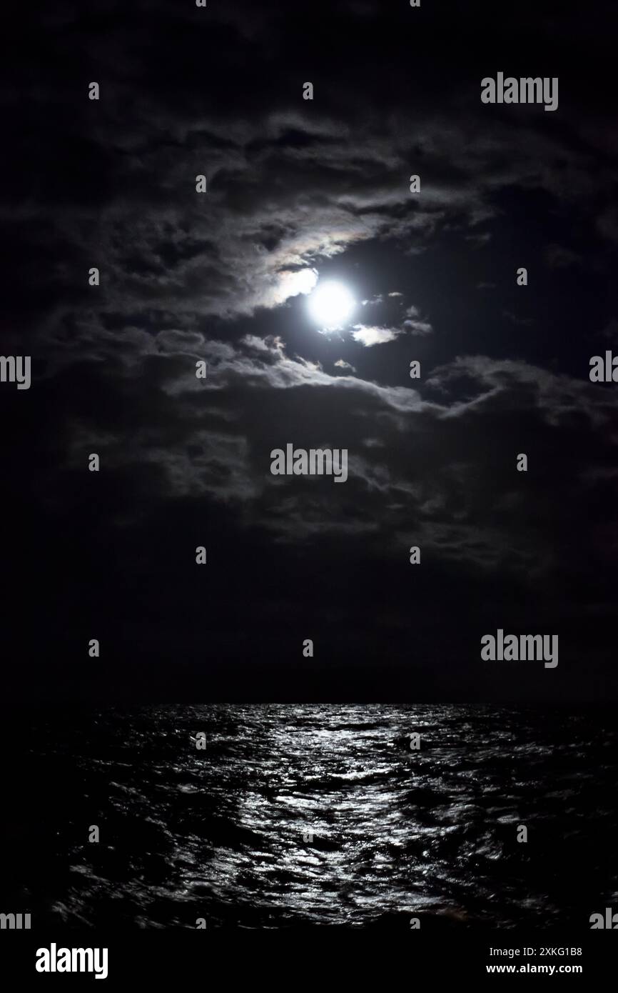 Moonlight sea waves in night hi-res stock photography and images - Alamy