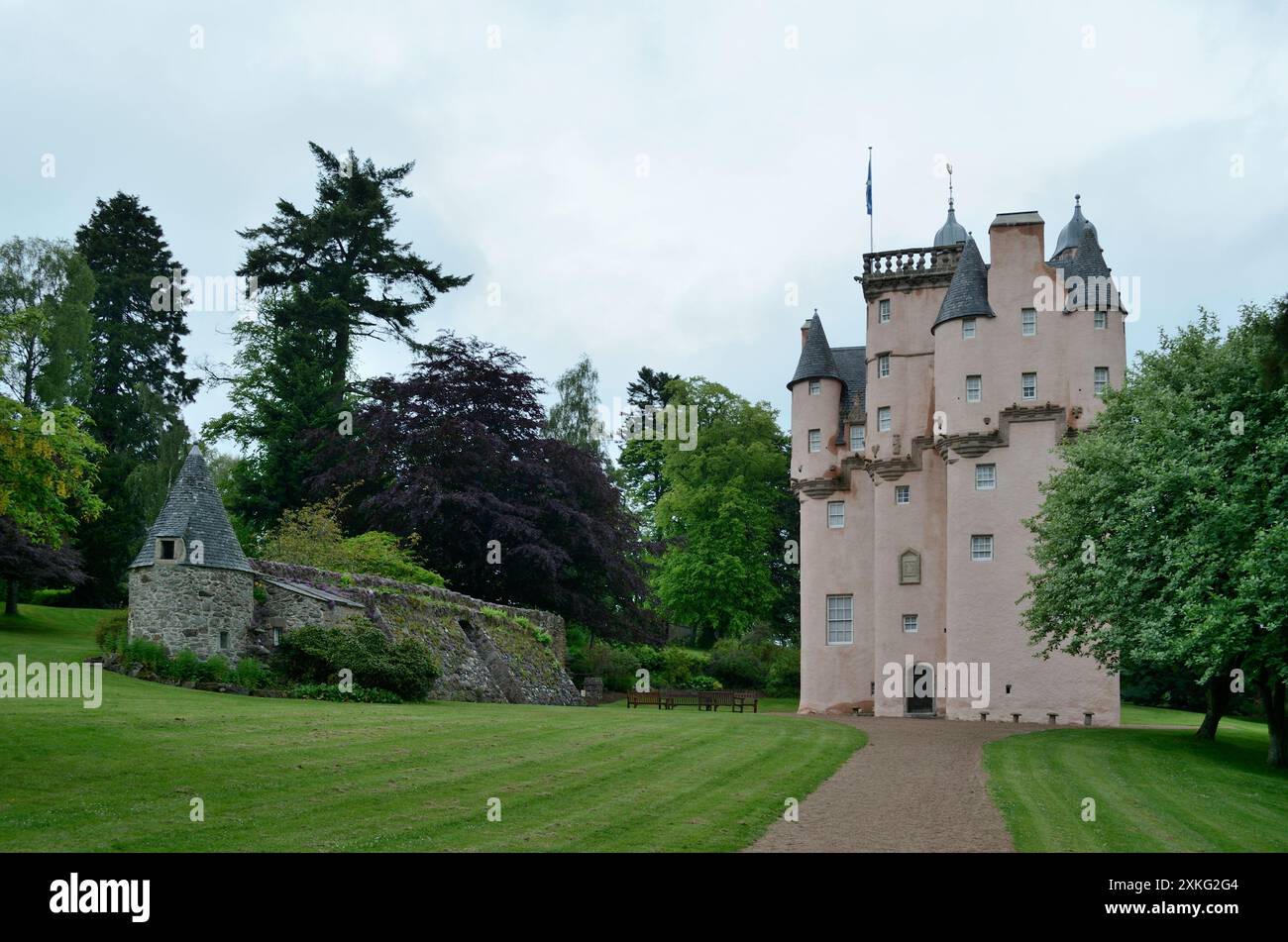 Beautiful view craigievar castle hi-res stock photography and images ...