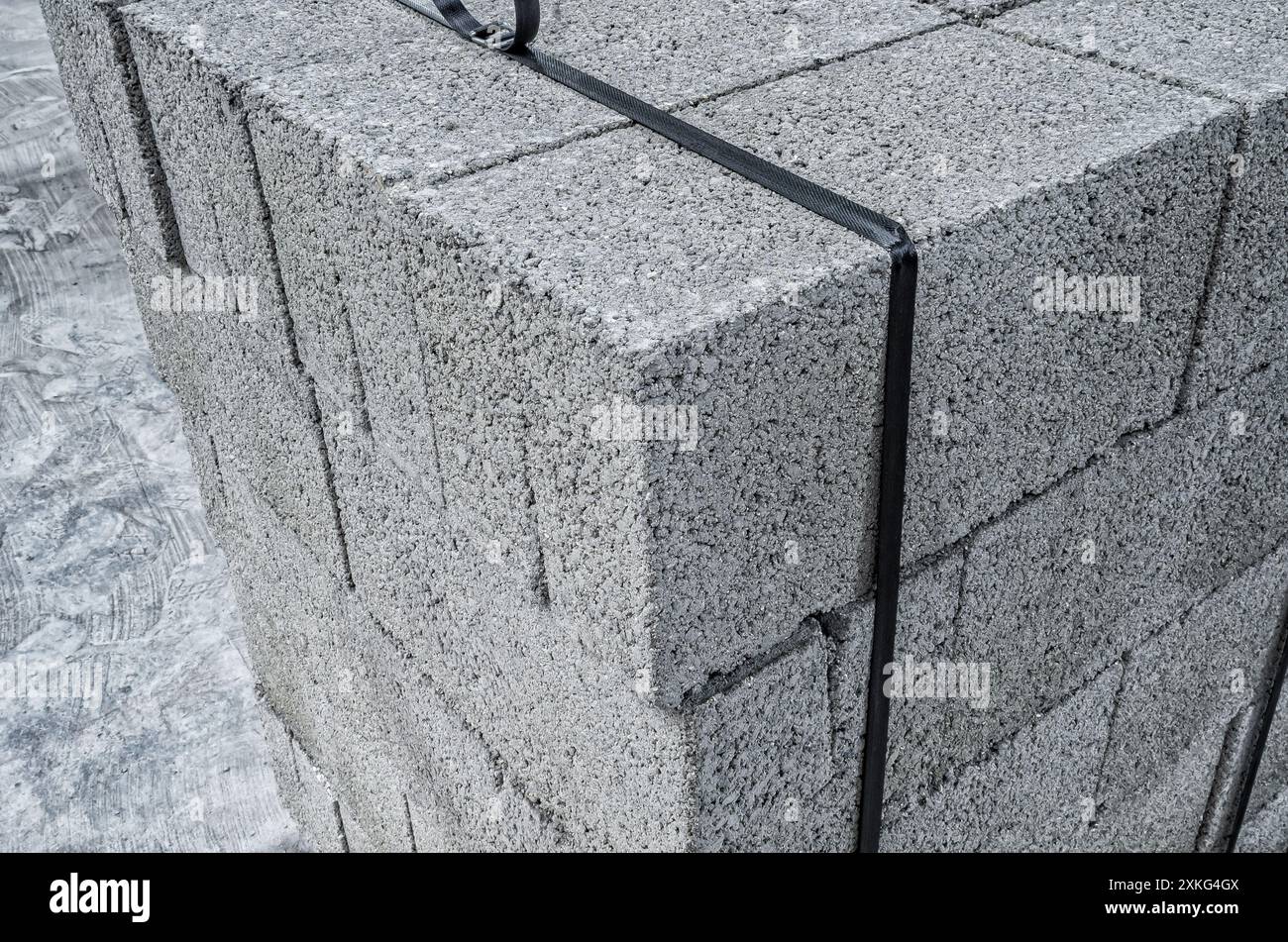Light gray cinder blocks hi-res stock photography and images - Alamy