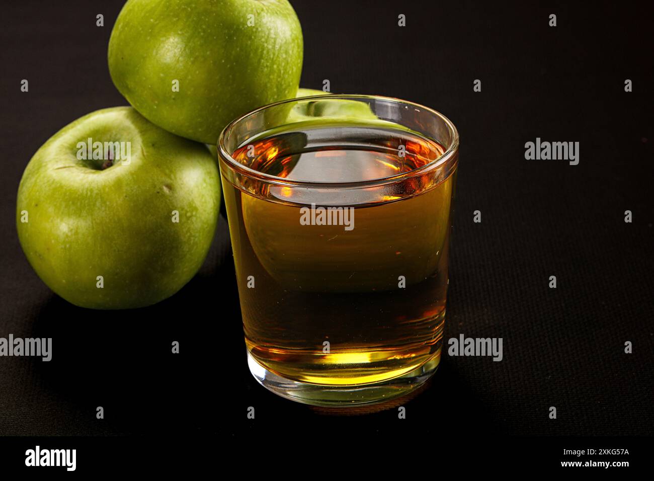 Fresh sweet natural apple juice in the glass Stock Photo - Alamy