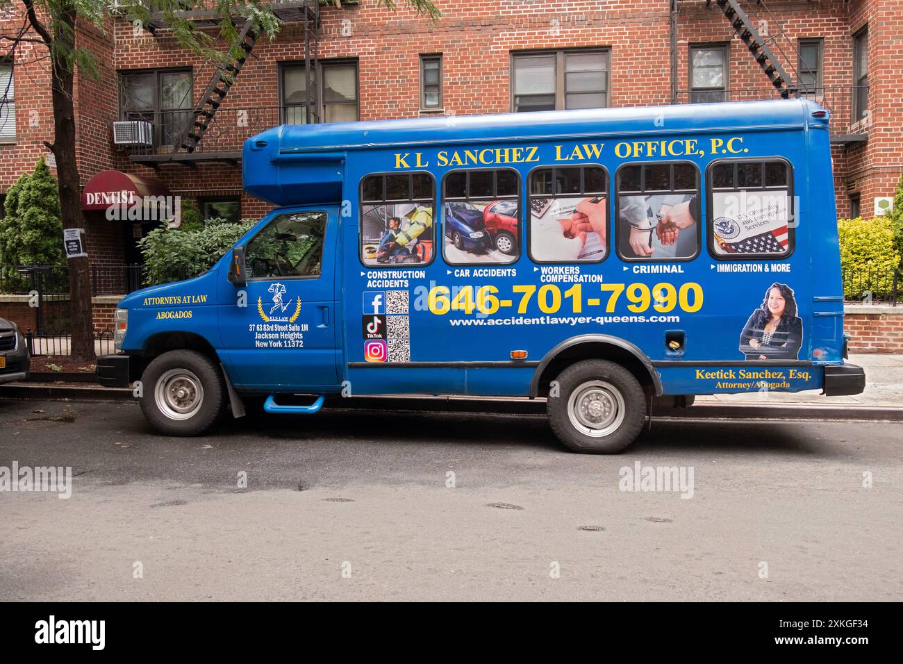Lawyer advertisement bus hi-res stock photography and images - Alamy