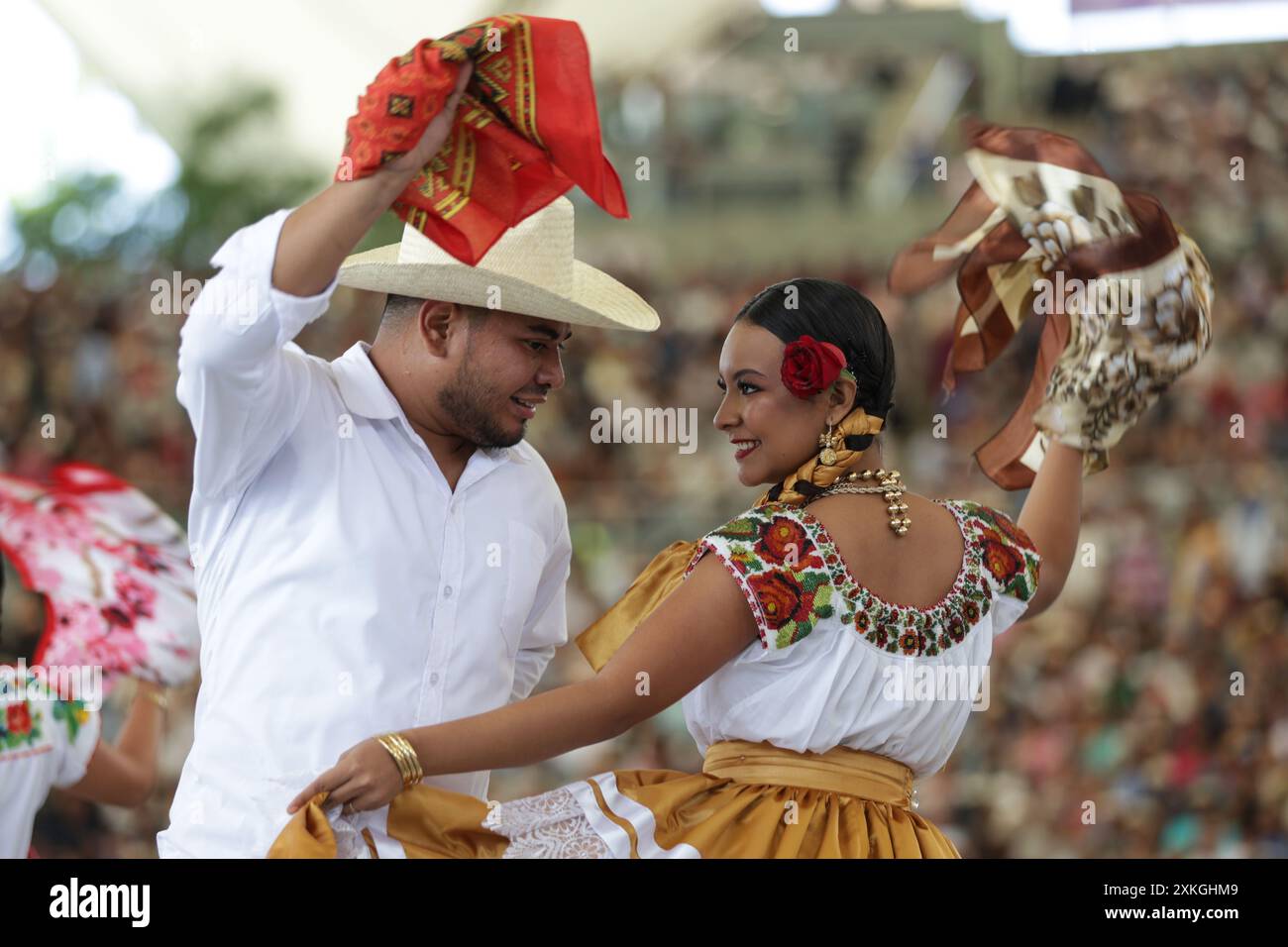 Guelaguetza performers in oaxaca hi-res stock photography and images ...