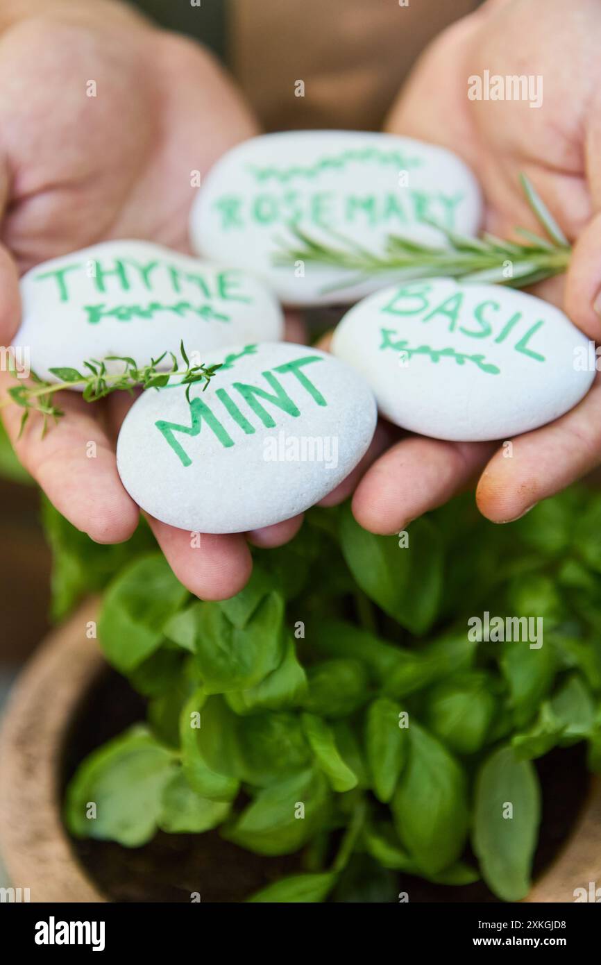 Hands on horticulture hi-res stock photography and images - Alamy