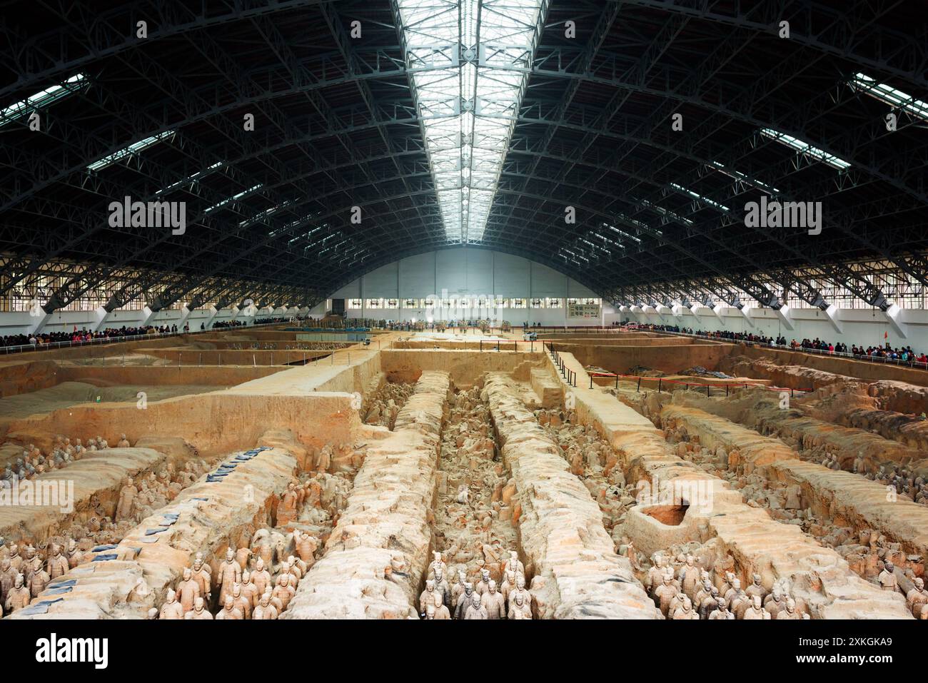 Main view of the Terracotta Army, the Qin Shi Huang Mausoleum Stock ...
