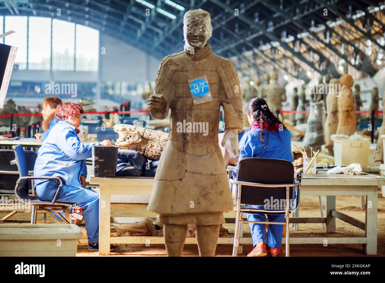 Terra cotta army archaeologist hi-res stock photography and images - Alamy