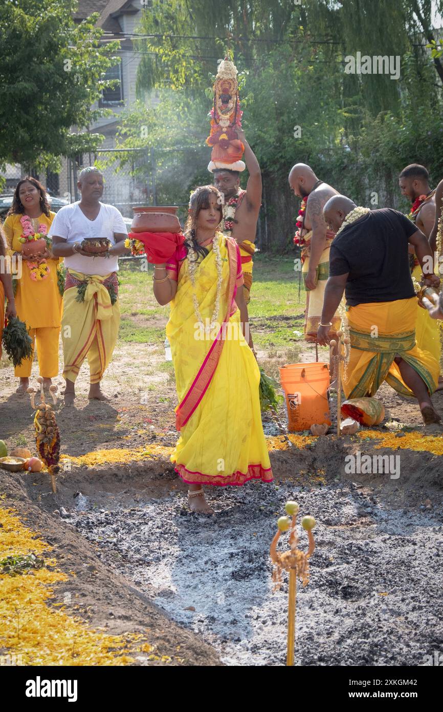 Man walking on fire hi-res stock photography and images - Alamy