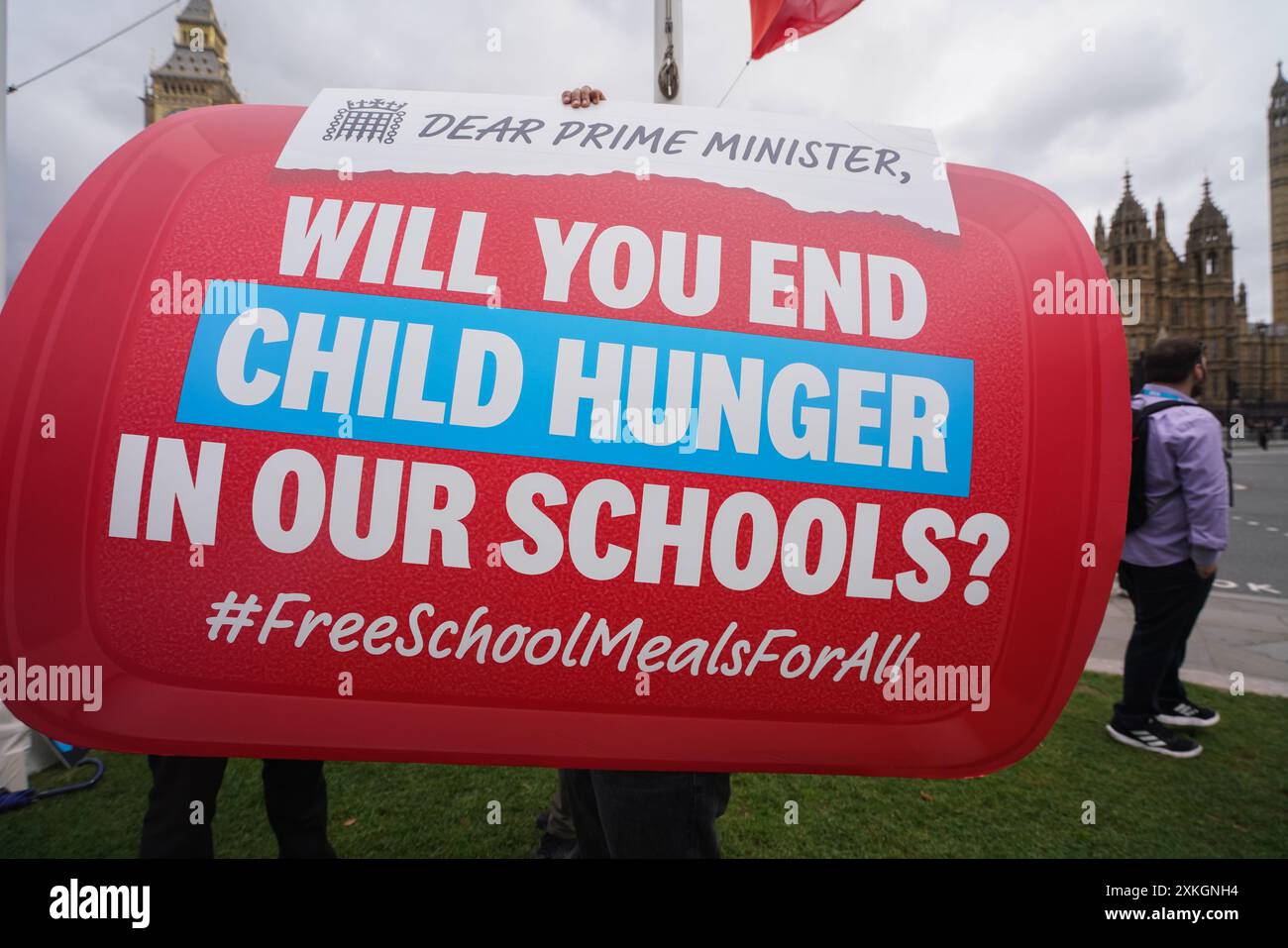 Childreneating hi-res stock photography and images - Alamy