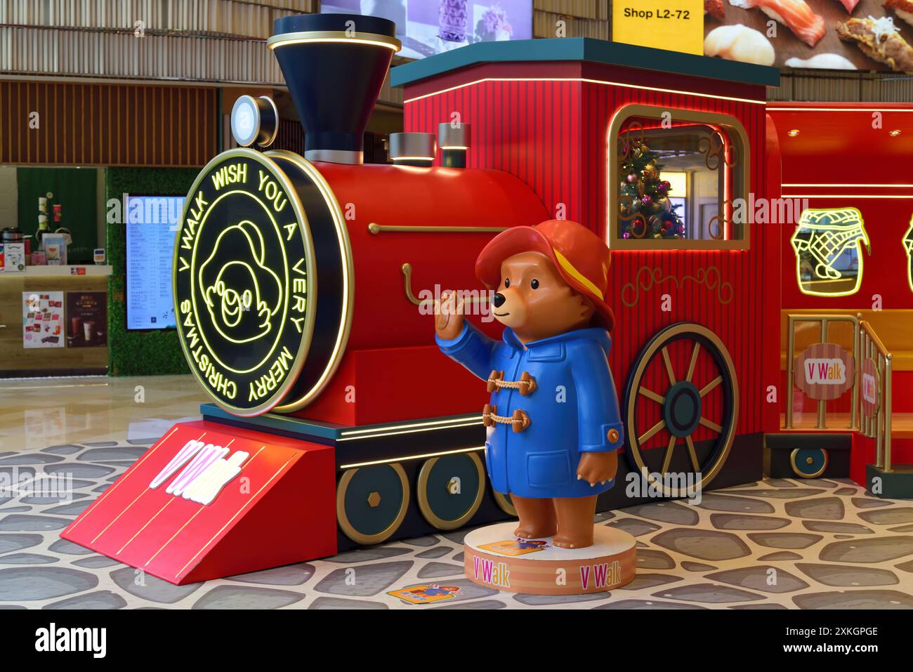Paddington Bear by the train engine Stock Photo - Alamy