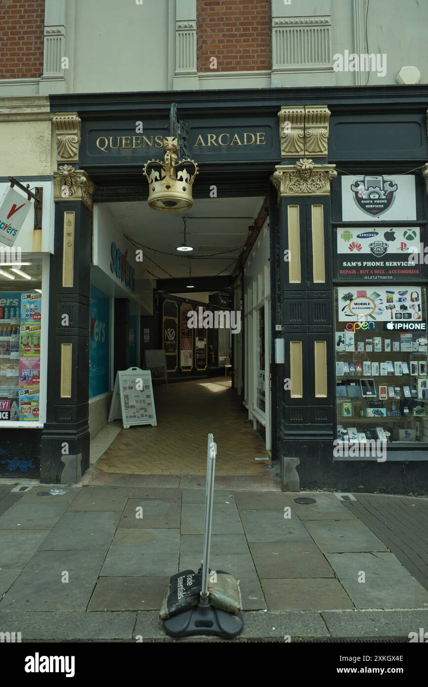 Entrance to the Queens Arcade in hastings East Sussex Stock Photo - Alamy