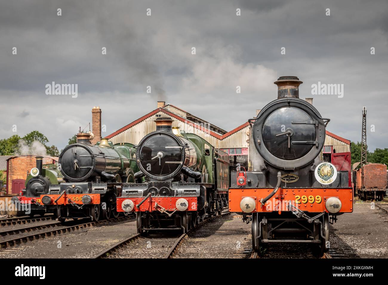 GWR 0-4-0ST No. 1340, GWR 'Castle' class 4-6-0 No. 5051 'Drysllwyn ...