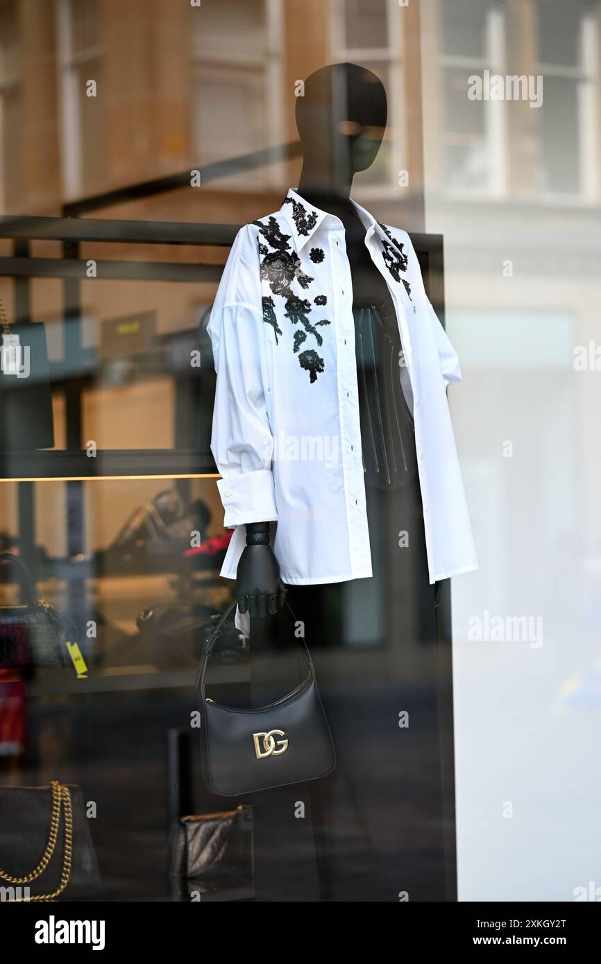 shop window Glasgow Stock Photo - Alamy