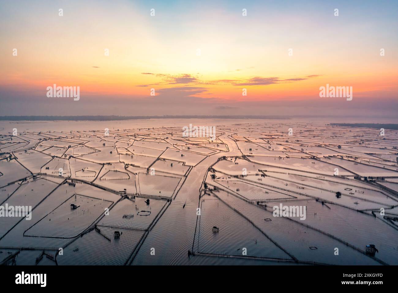 Chuon Lagoon, Hue belongs to the largest lagoon system in Vietnam ...