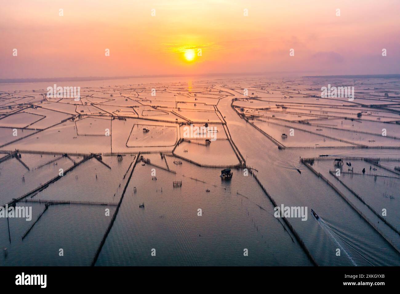 Chuon Lagoon, Hue belongs to the largest lagoon system in Vietnam ...