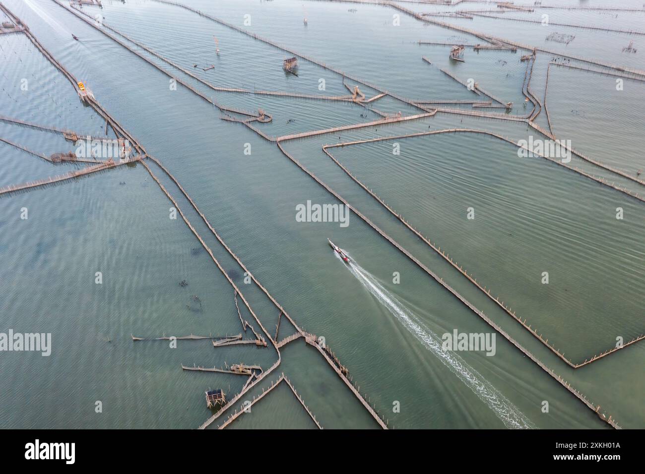 Chuon Lagoon, Hue belongs to the largest lagoon system in Vietnam ...