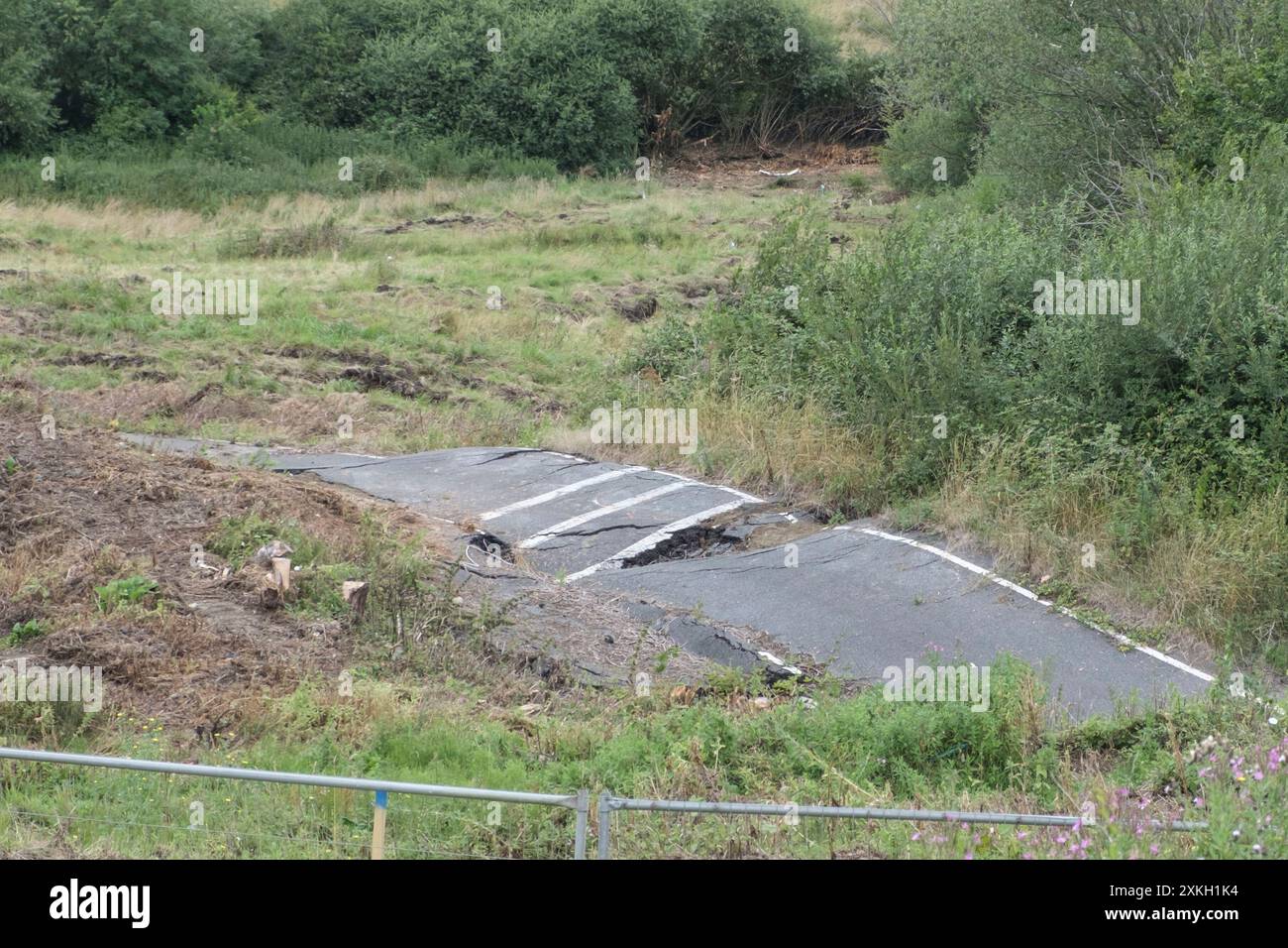 Alandslide hi-res stock photography and images - Alamy