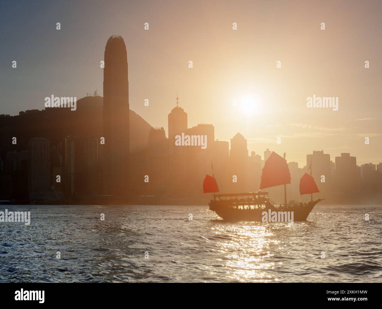 Traditional Chinese wooden sailing ship in Victoria harbor Stock Photo ...