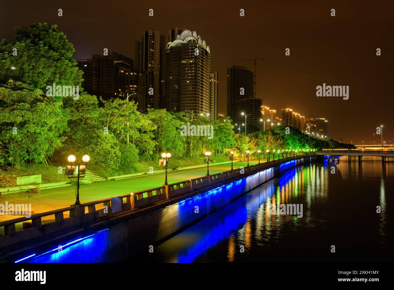 Amazing night view of the Pearl River waterfront in Guangzhou Stock ...