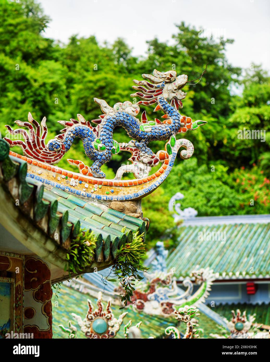 Mosaic dragon roof hi-res stock photography and images - Alamy