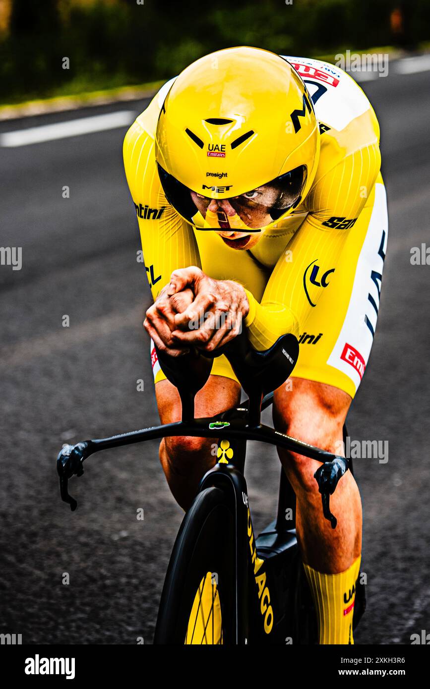 Tadej pogacar 2024 tour de france hi-res stock photography and images ...