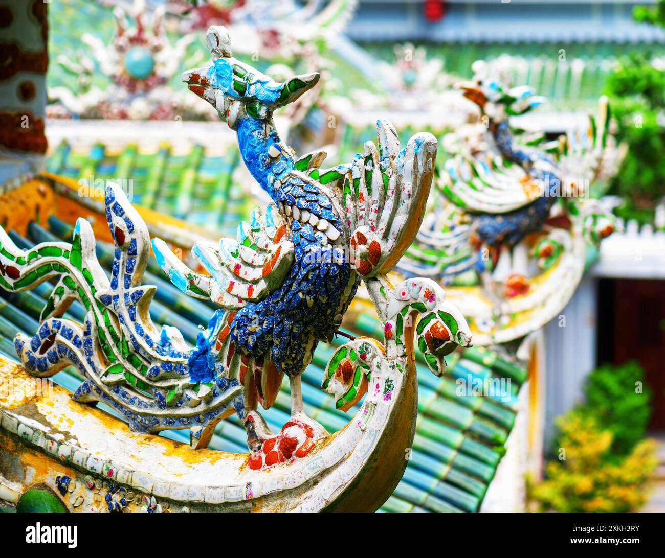 Traditional colorful mosaic roof detail at the Linh Ung Pagoda Stock ...