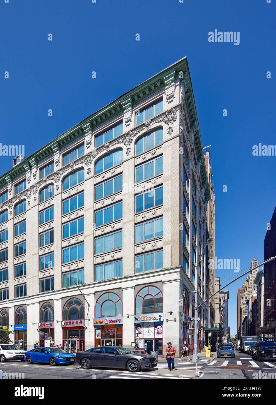 NYC Chinatown: 139 Centre Street is the northeast half of a pair of ...