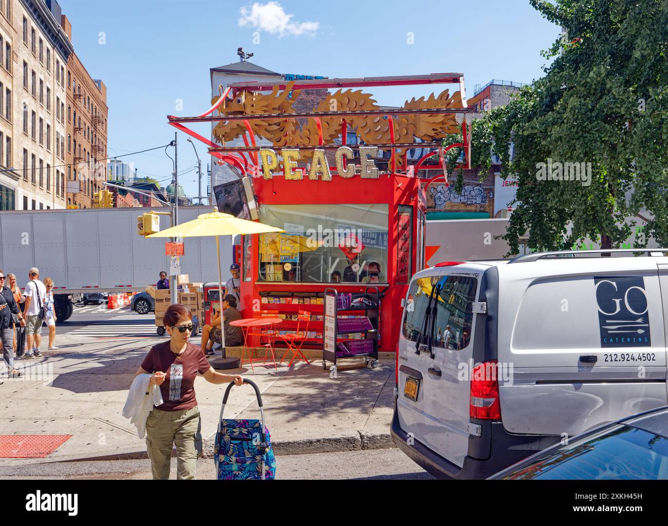 NYC Chinatown: The Chinatown Information Kiosk is on the triangular ...