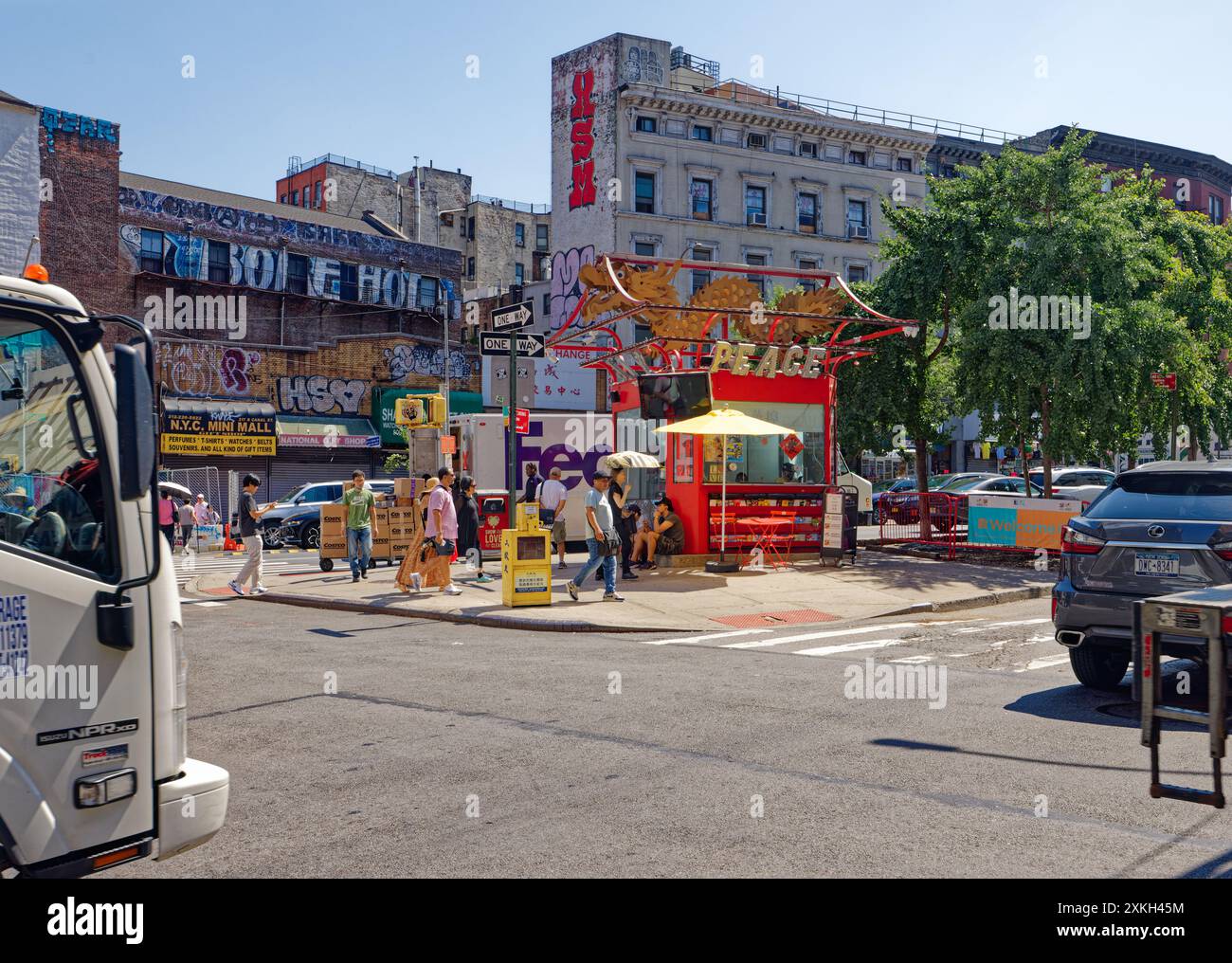 NYC Chinatown: The Chinatown Information Kiosk is on the triangular ...