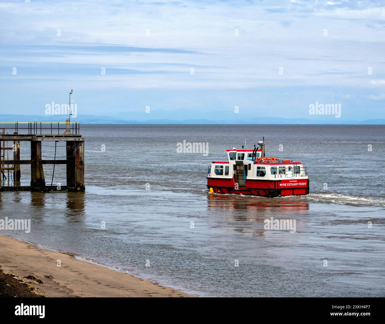 Knott end pier fleetwood hi-res stock photography and images - Alamy