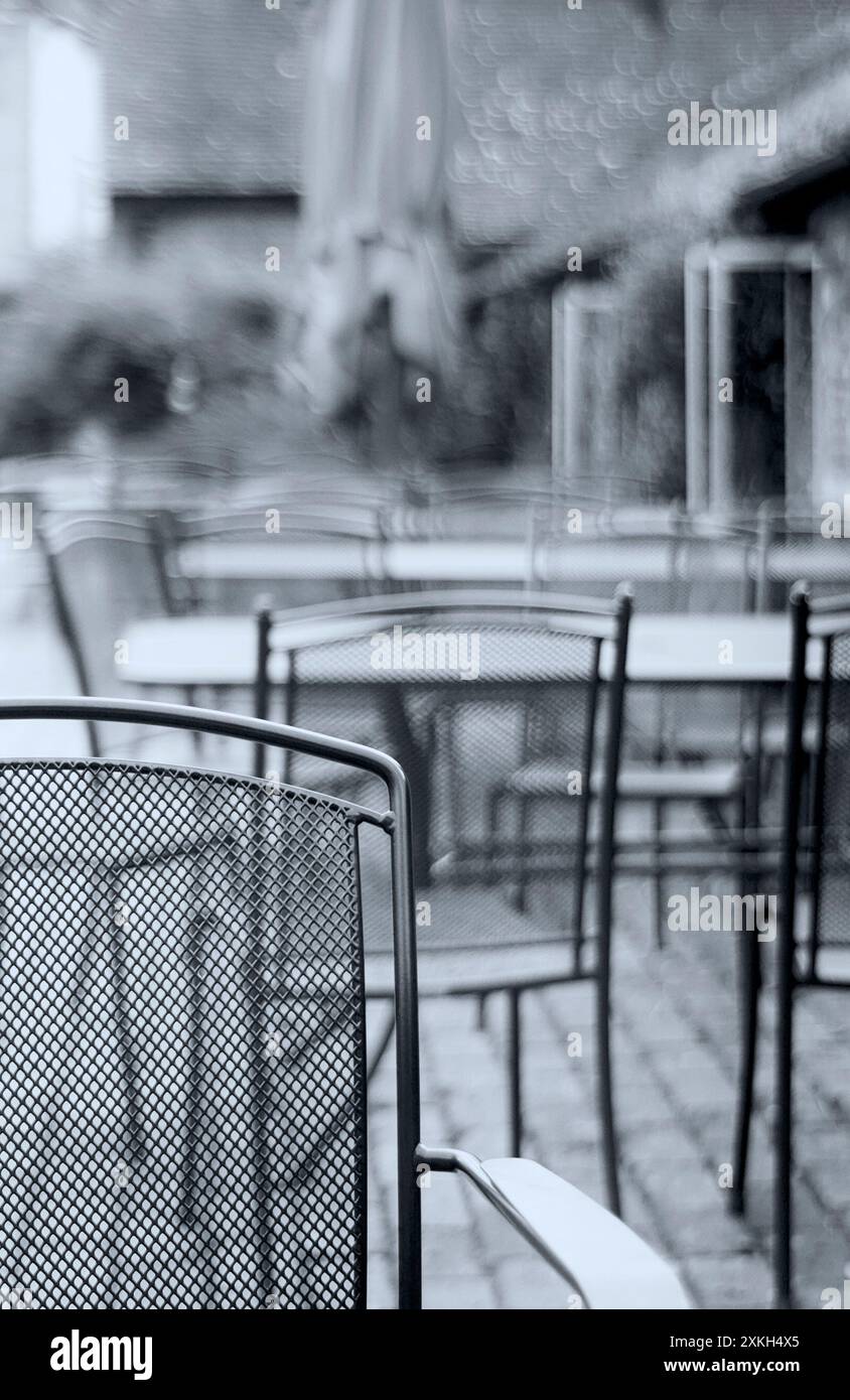 Tables without chairs hi-res stock photography and images - Alamy