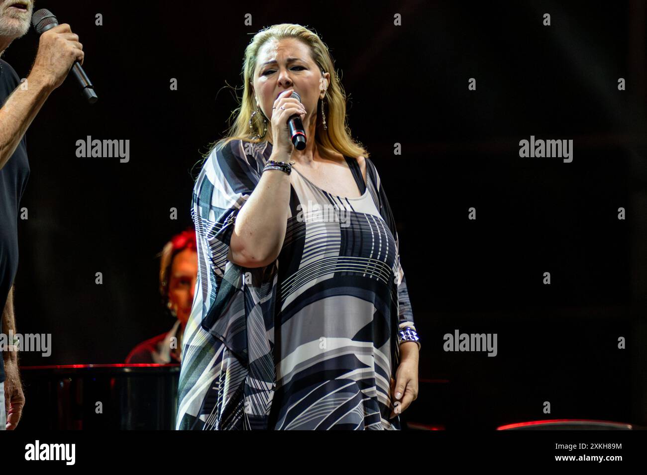 Francesca La Colla on stage during Francesco De Gregori dal vivo 2024 ...