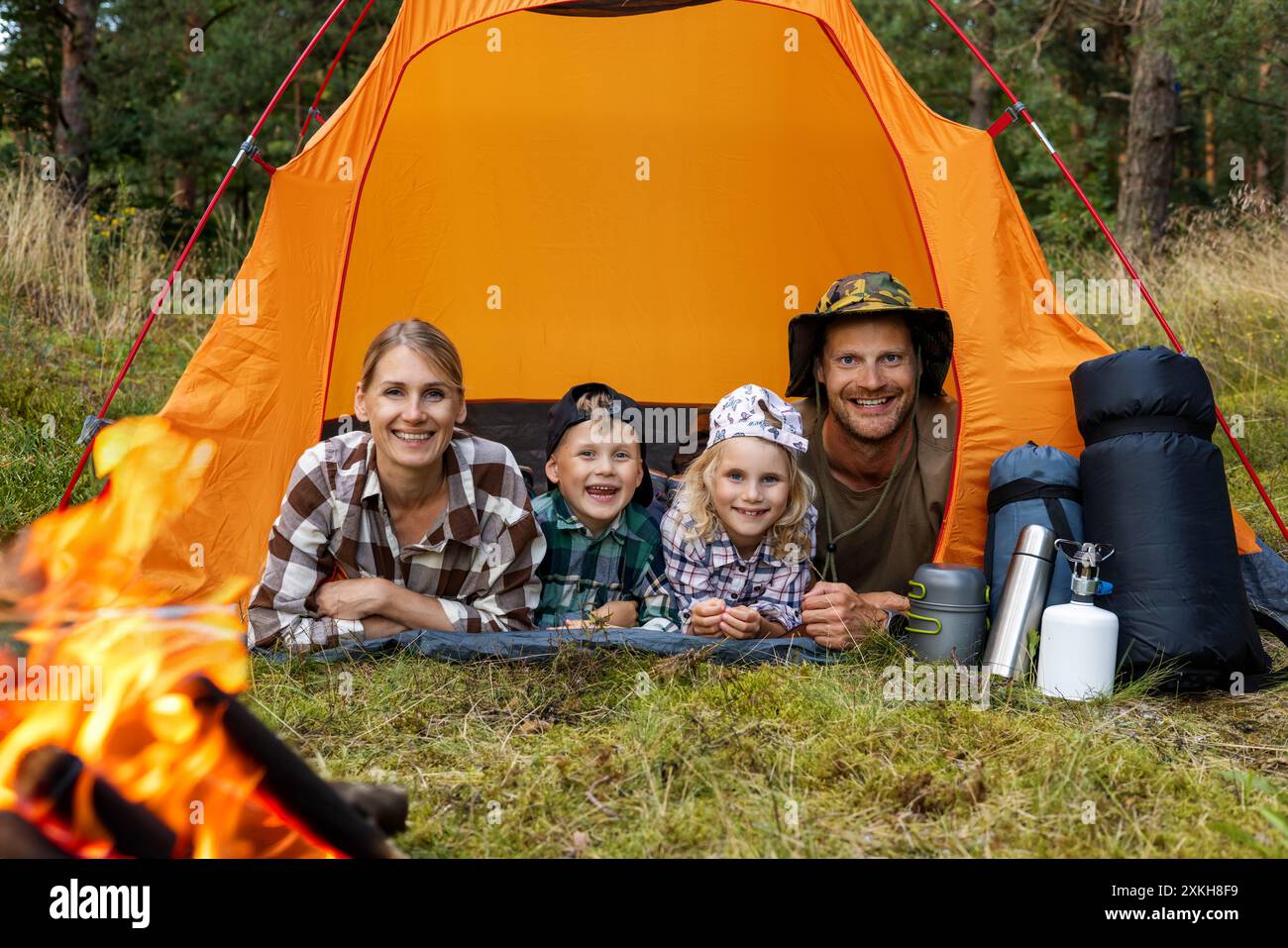 Happy family with kids hi-res stock photography and images - Alamy
