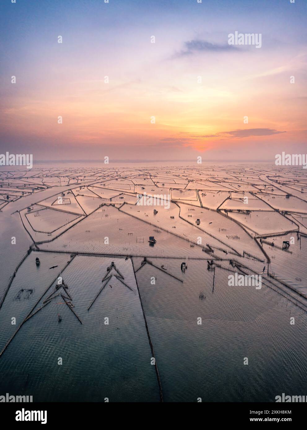 Chuon Lagoon, Hue belongs to the largest lagoon system in Vietnam ...