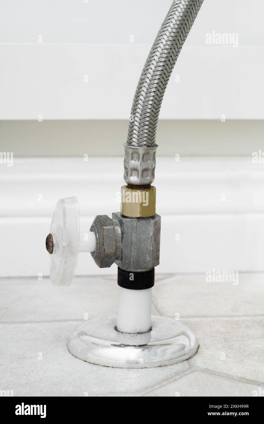 Water shut off valve hi-res stock photography and images - Alamy