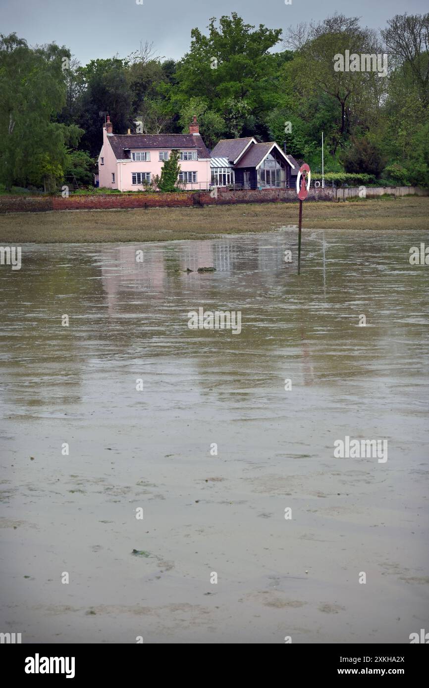 low tide on river orwell at pin mill suffolk england Stock Photo - Alamy