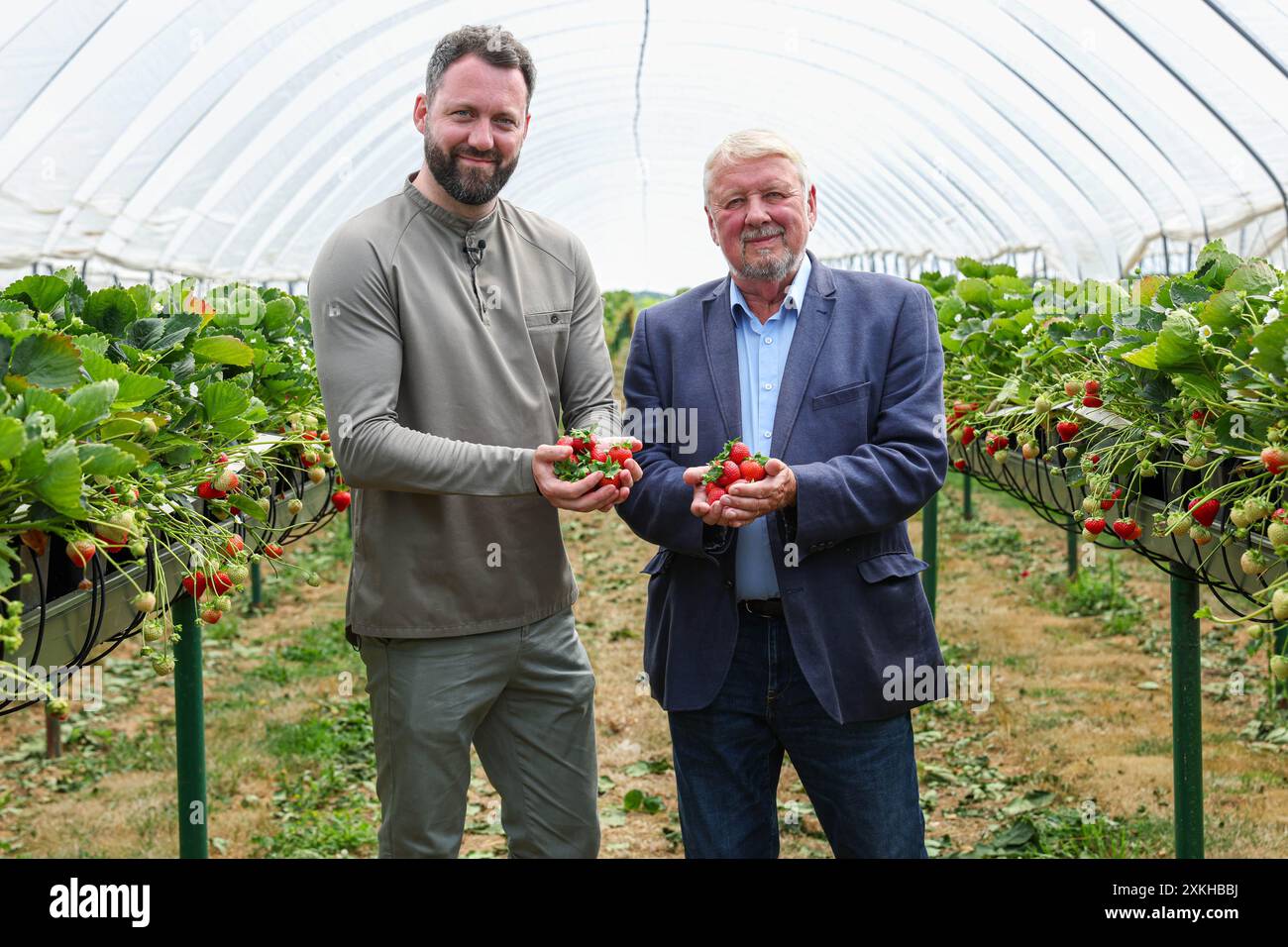 EDITORIAL USE ONLY Great British Menu Chef Tom Shepherd with Nick ...