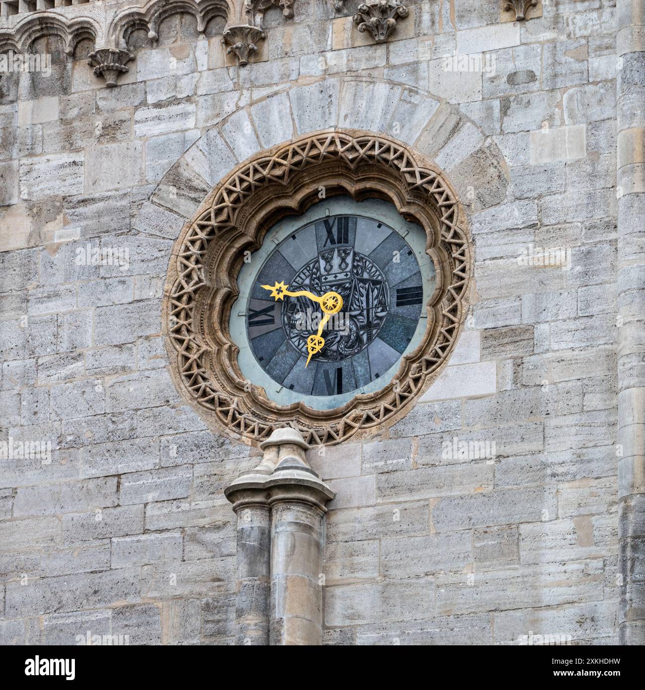 St stephens cathedral clock hi-res stock photography and images - Alamy