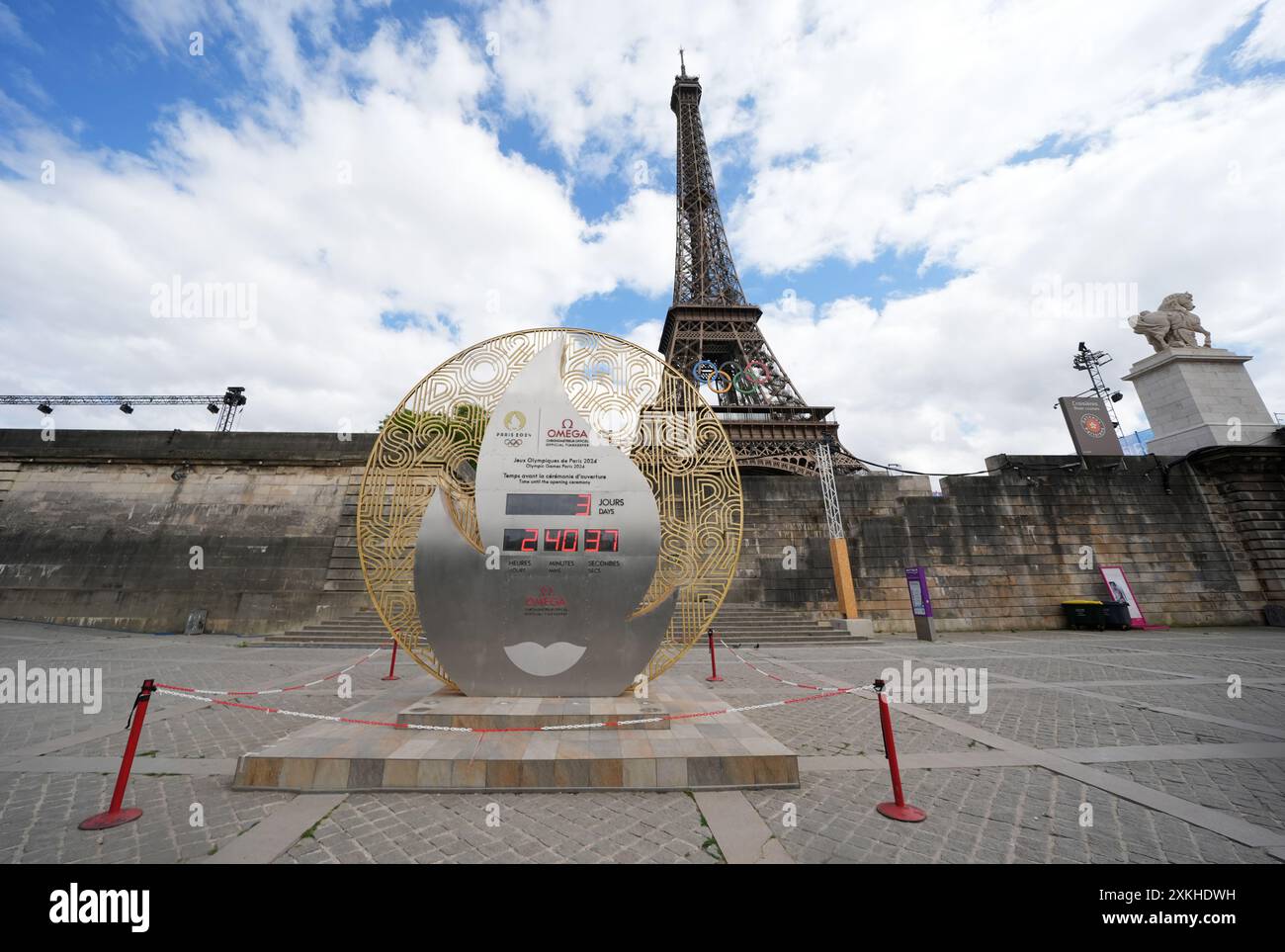 Paris olympics 2024 countdown hi-res stock photography and images - Alamy