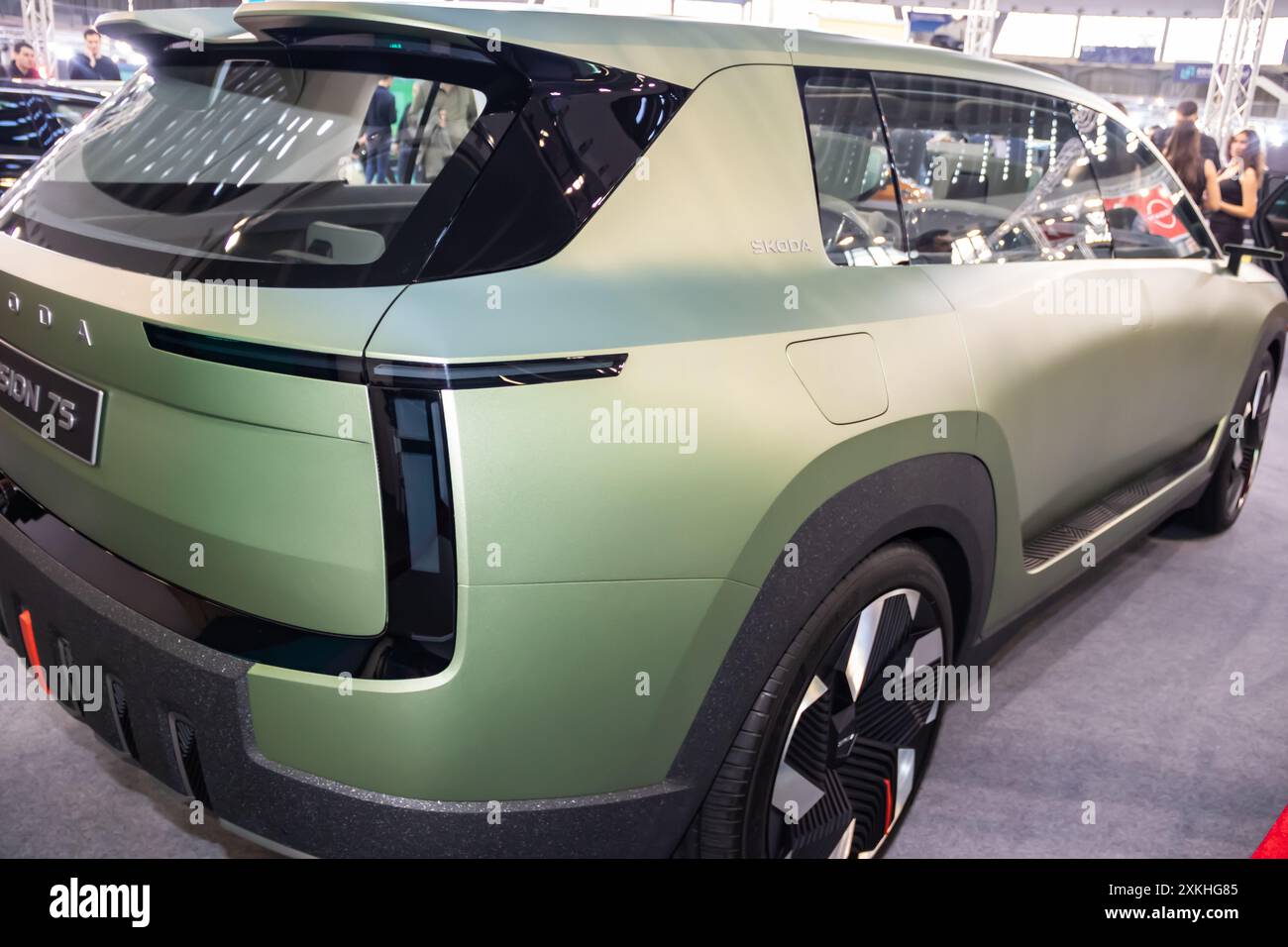 The ŠSkoda Vision 7S concept car is a futuristic SUV prototype ...