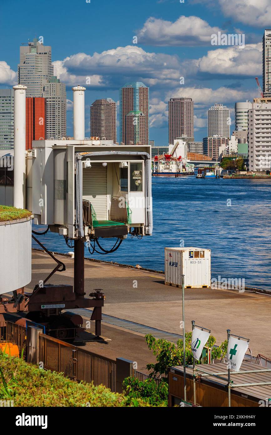 Tokyo port city takeshiba hi-res stock photography and images - Alamy