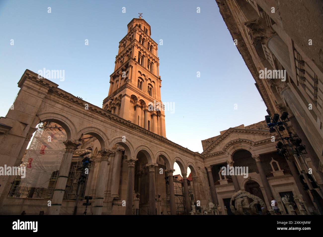 The peristyle hi-res stock photography and images - Alamy