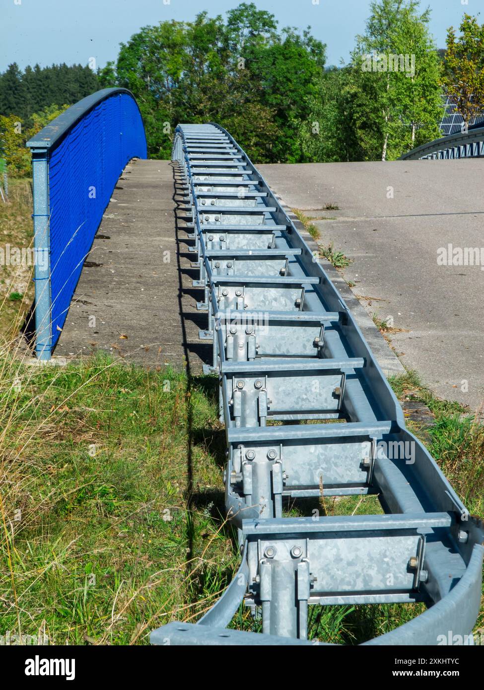 Empty motorway barrier hi-res stock photography and images - Alamy