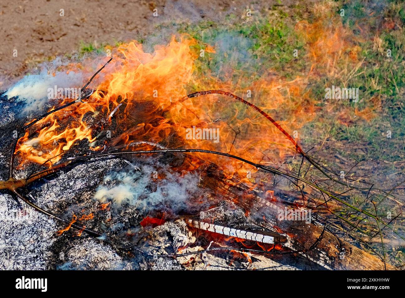 Smoke soil hi-res stock photography and images - Alamy